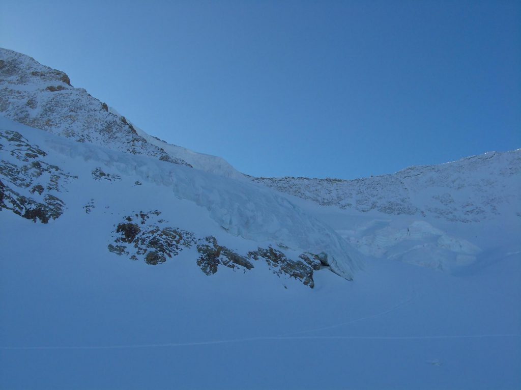 Randonnée en ski au Mont-Blanc de Cheilon depuis la cabane des Dix et ...