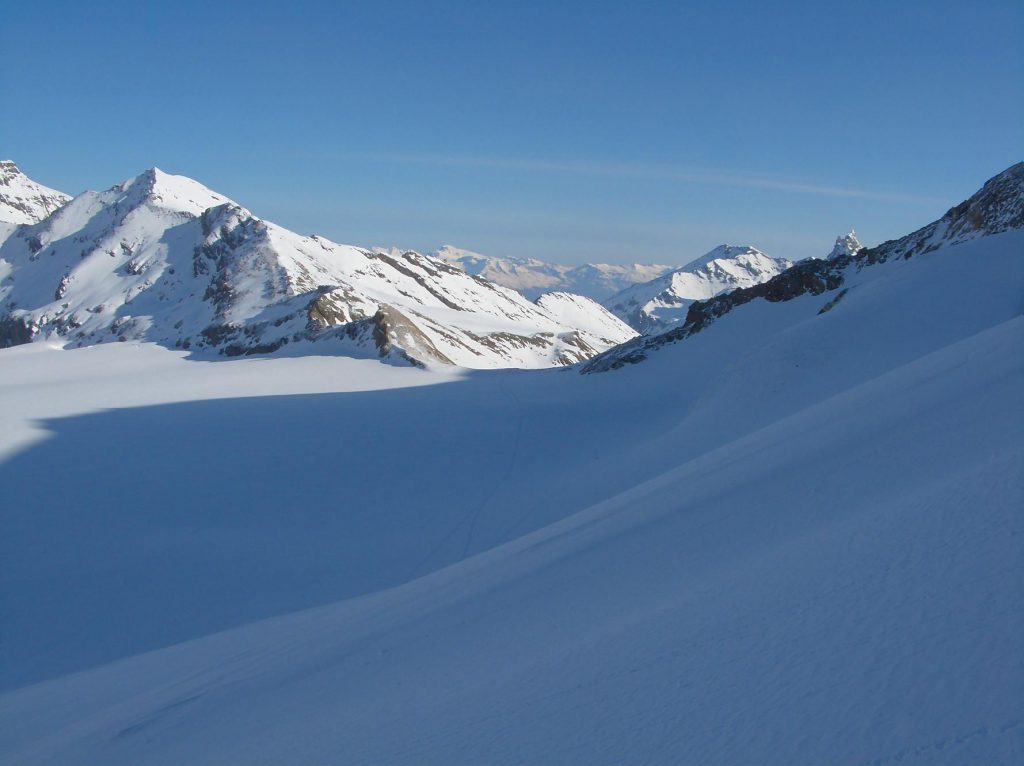 Randonnée en ski au Mont-Blanc de Cheilon depuis la cabane des Dix et ...
