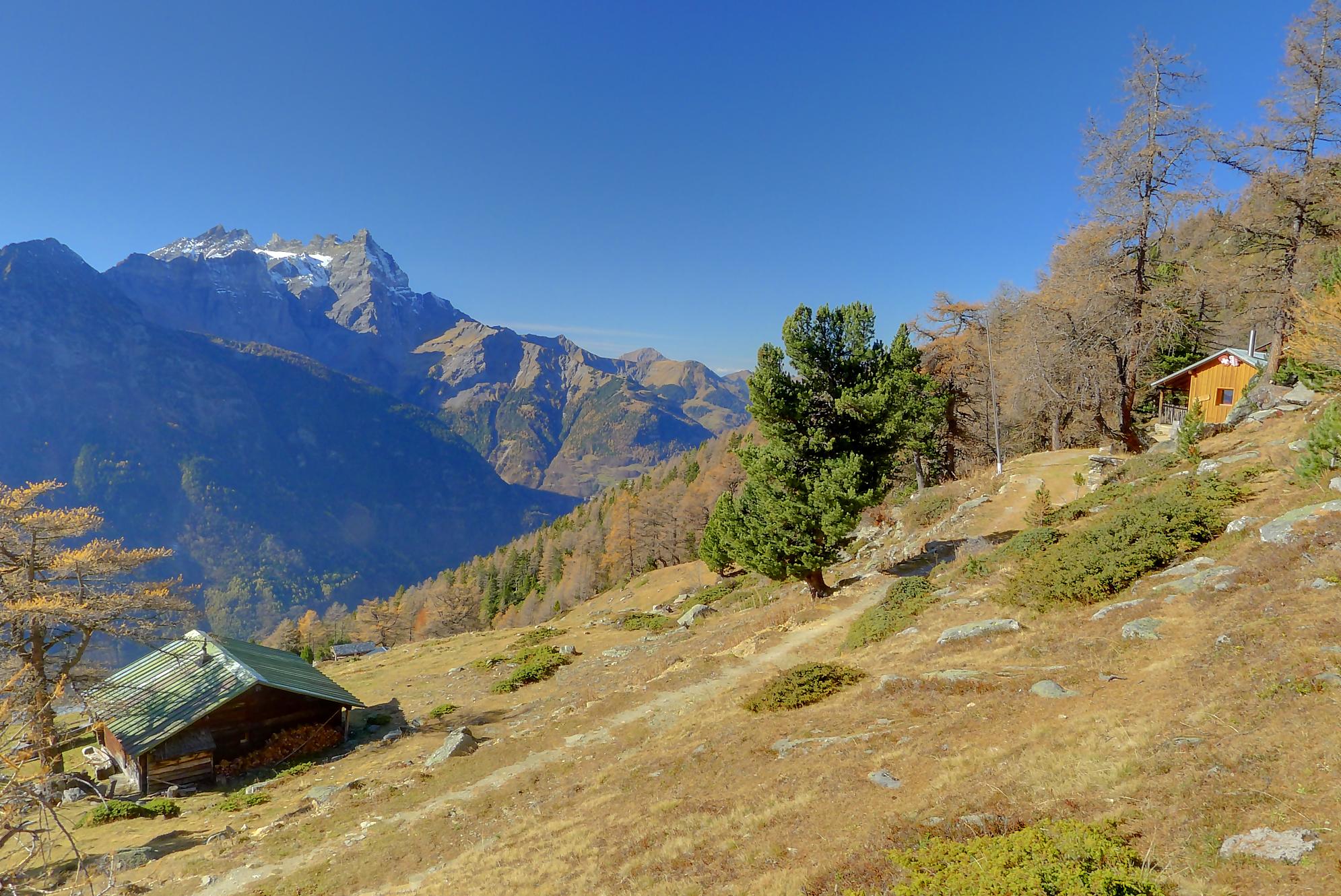 Randonnée à la cabane Démècre depuis le téléphérique Dorenaz-Champex d ...