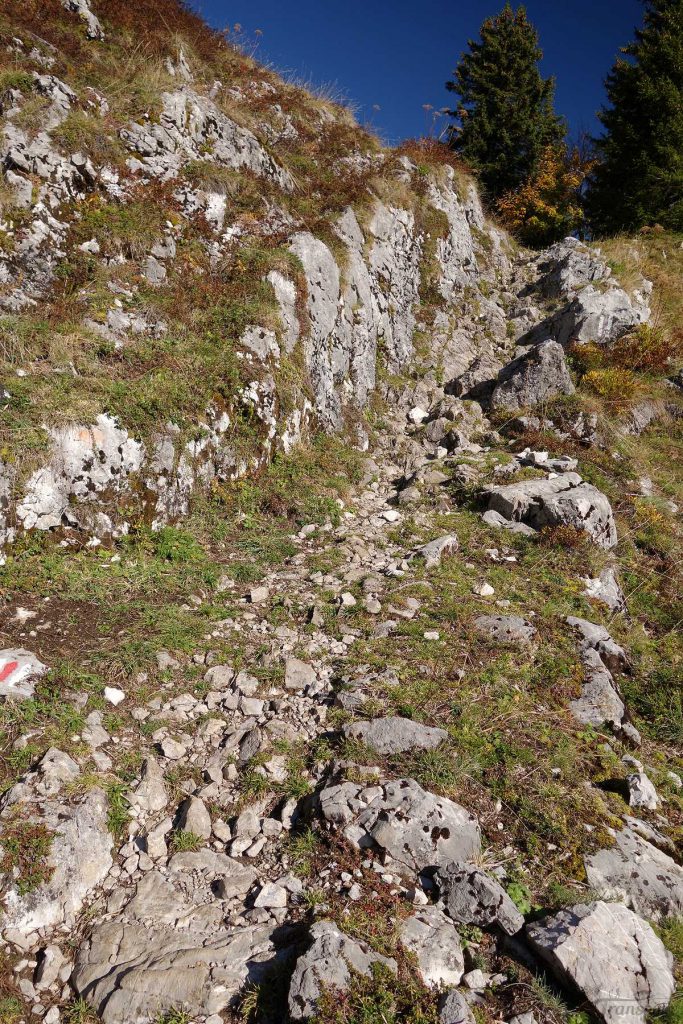 Randonnée à la Tour Mayen depuis Crête du Fer et les lacs Segray et ...