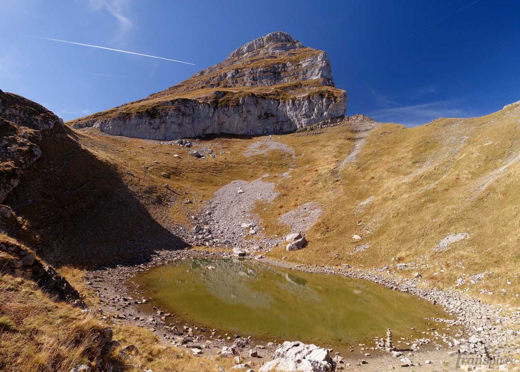 Randonnée à la Tour Mayen depuis Crête du Fer et les lacs Segray et ...